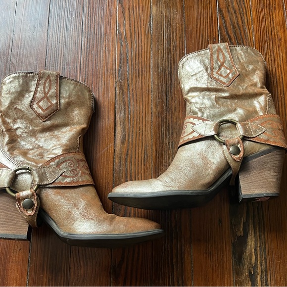 Janet & Janet | Shoes | Janet Janet Stylish Womens Bronze Western Boots ...